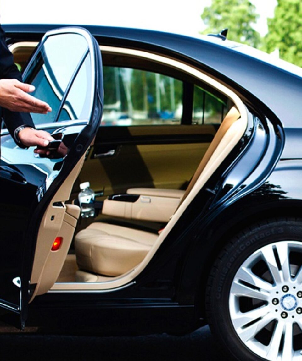 Airport Seaport Pickups London: Your Reliable Transportation Solution
